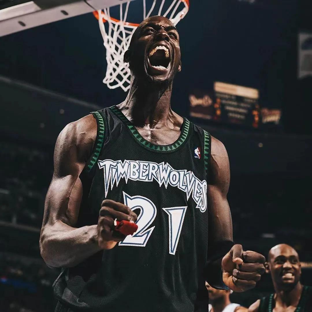 This is the strongest lineup in NBA history - iNEWS