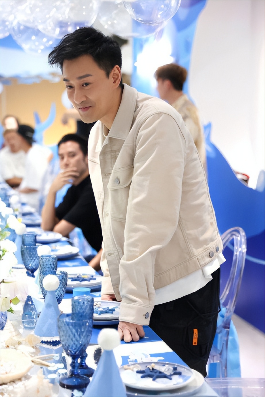 Lin Feng celebrates his daughter's birthday generously, and invites all ...
