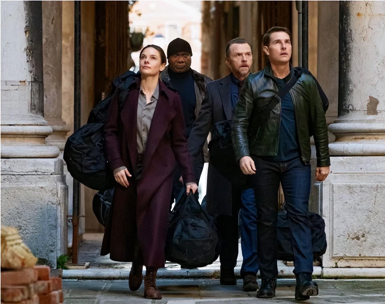 Unfortunately, the 61-year-old Tom Cruise did not save Hollywood's ...