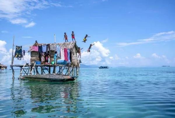 Bayao: a nation without a nationality and whose people can only live in ...