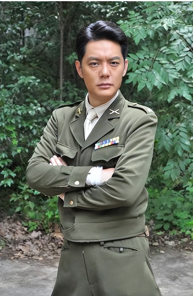 Fu Chengpeng: After he became famous, he abandoned his bad wife and ...