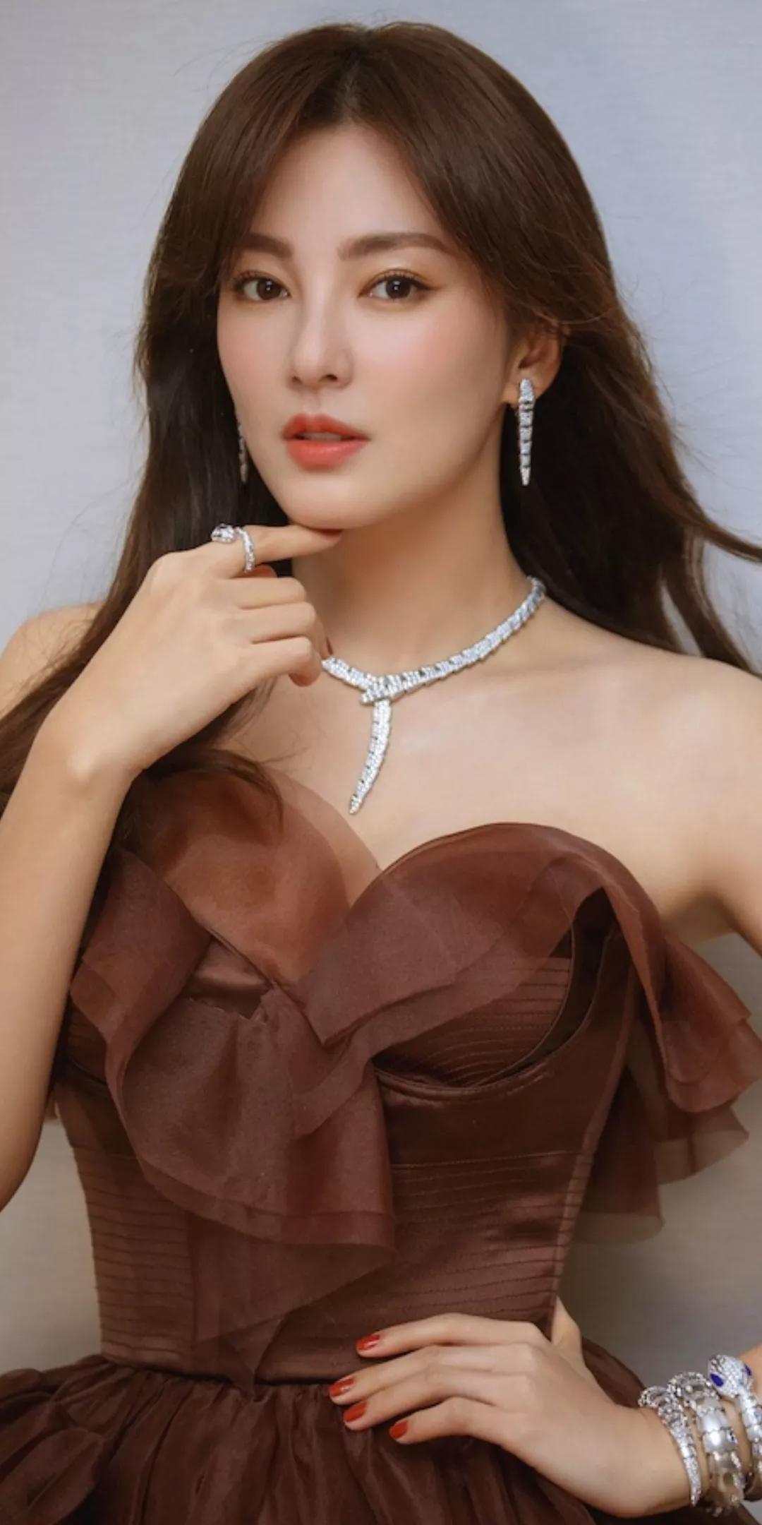 The actress whose second marriage is happier than her first marriage ...