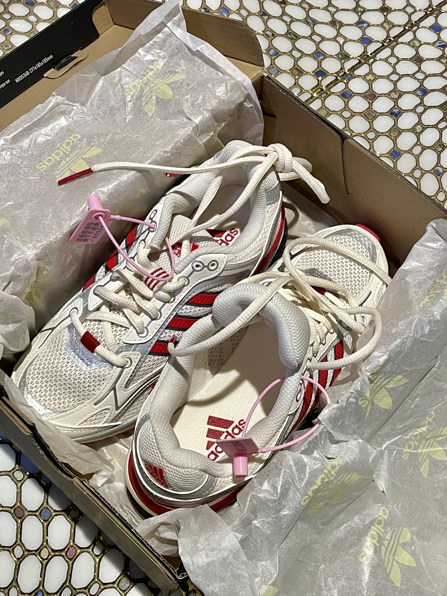 The most versatile shoes Adidas spiritain2000 - iMedia