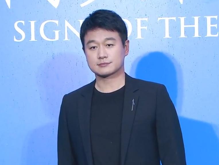 It's the red carpet again! Yang Zifeng is messy, Yin Tao's breasts are ...