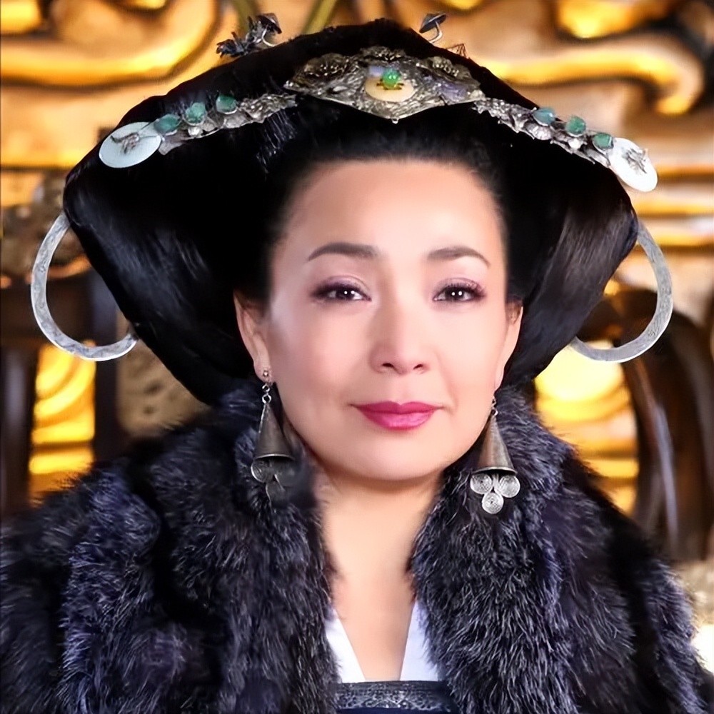 Dai Chunrong, a professional queen of the queen: she has been in love with her teacher for 34 ...