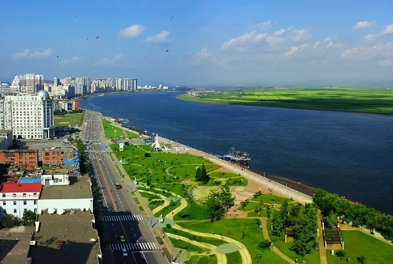The largest border city in China, enjoying the reputation of "Northeast ...