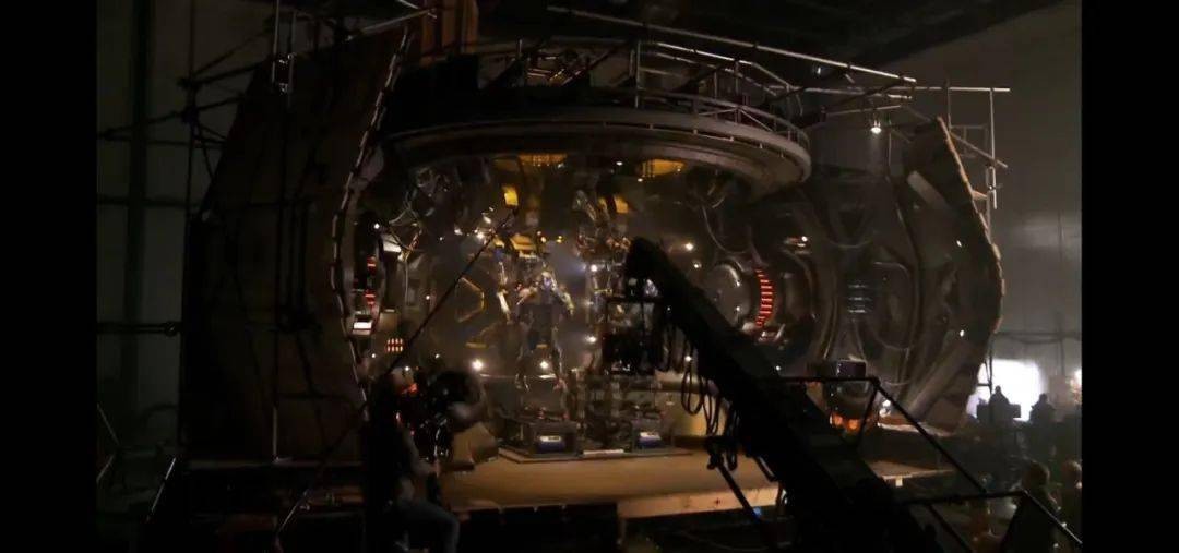 Crossing virtuality and reality - real-life shooting and virtual ...