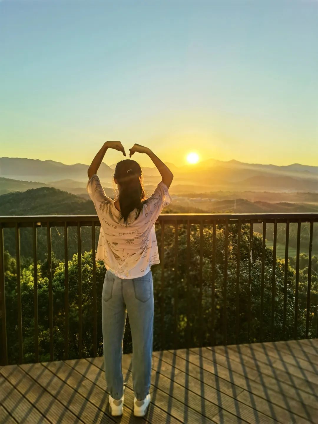 Play jungle rafting and get a big ticket for the scenic spot! - iMedia