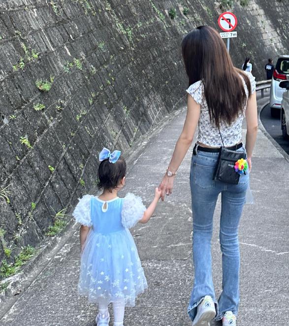 Zhang Xinyue took 3-year-old Gege back to her grandfather's house, Lin ...