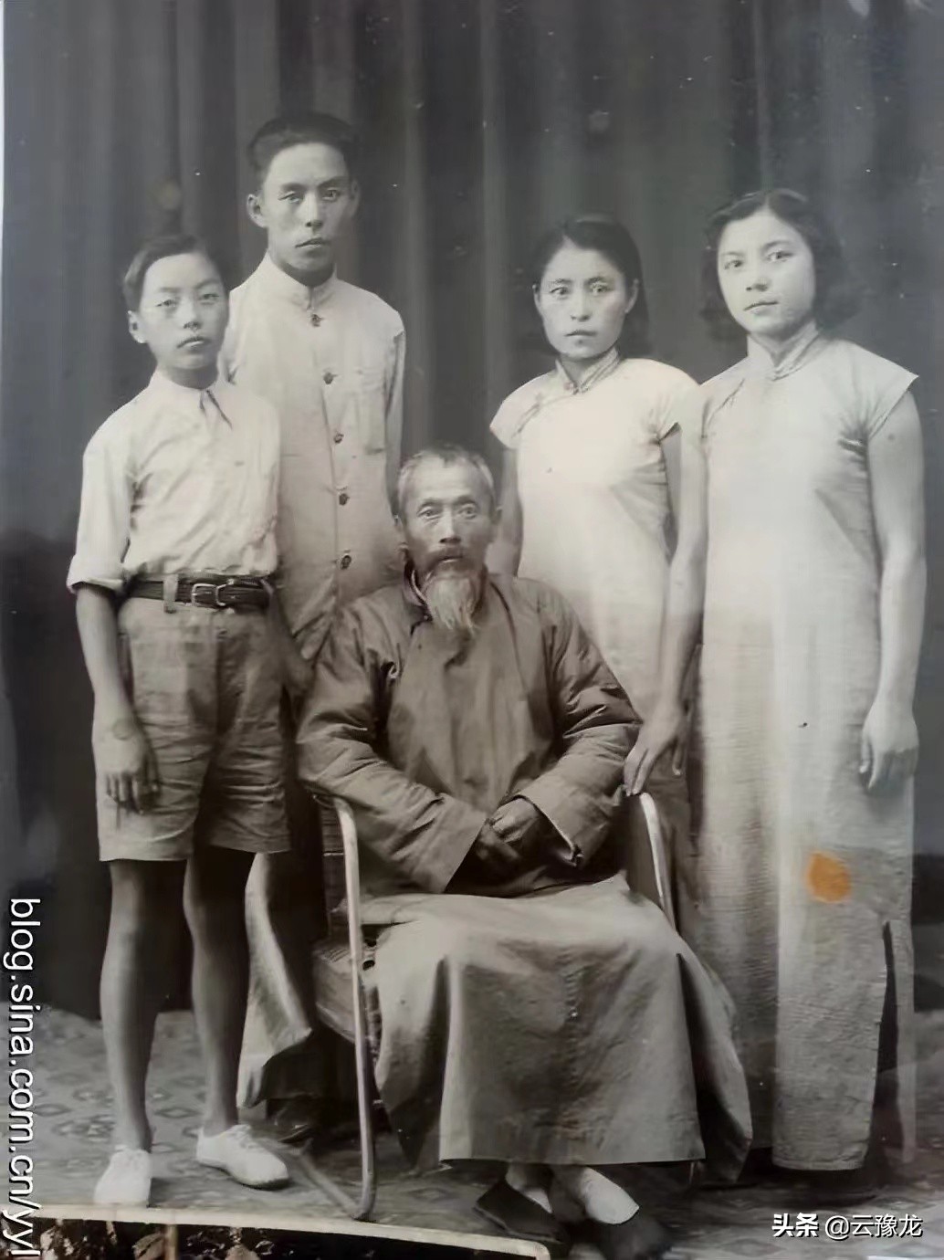 Father's Day in memory of dear father Yang Shoumo - iNEWS