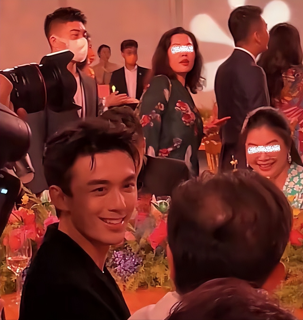 Yang Yang and Wu Lei compete for favor, the male model is reduced to a ...