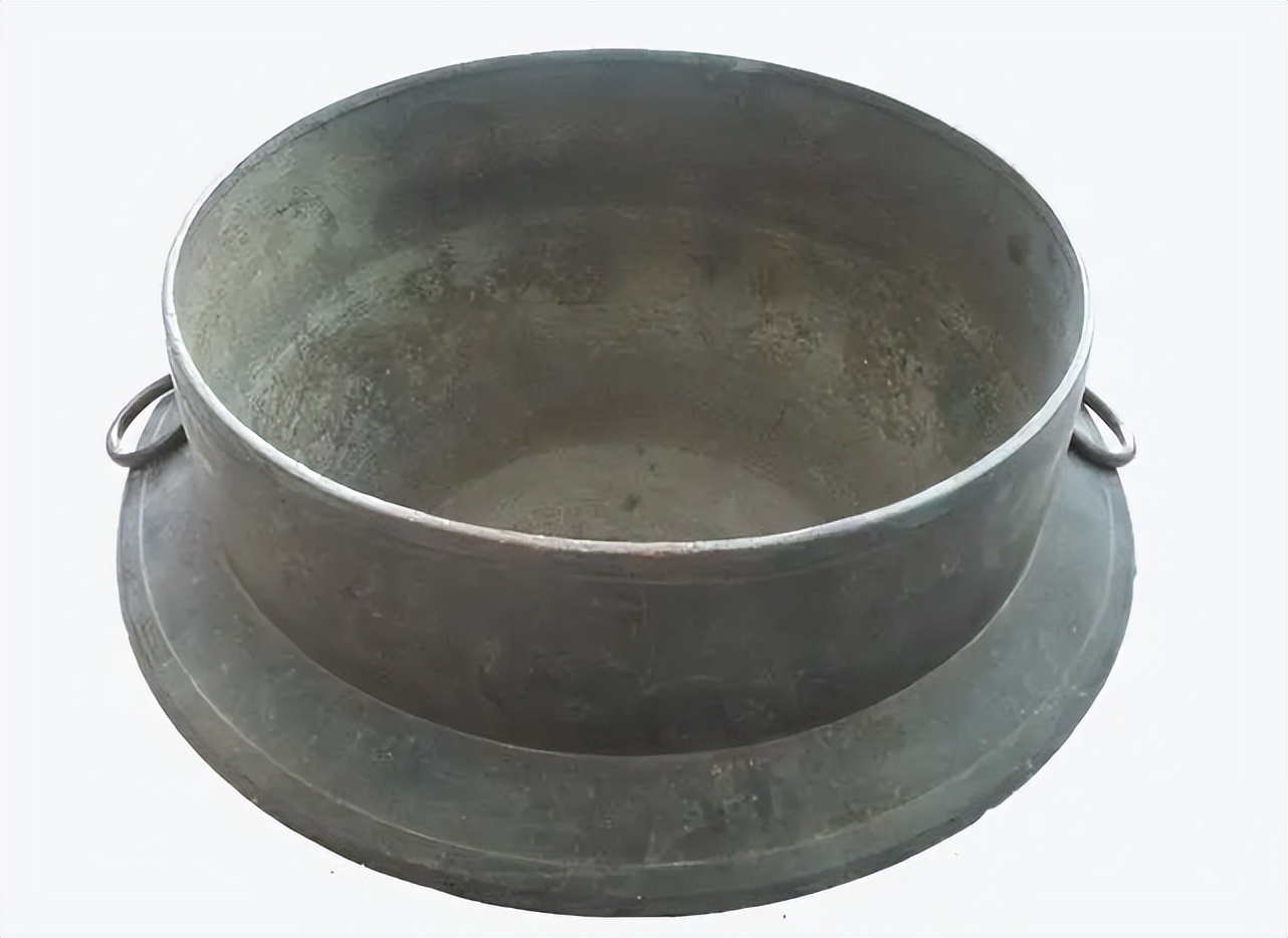 Explore the origin and development of the pot in ancient times, as well ...