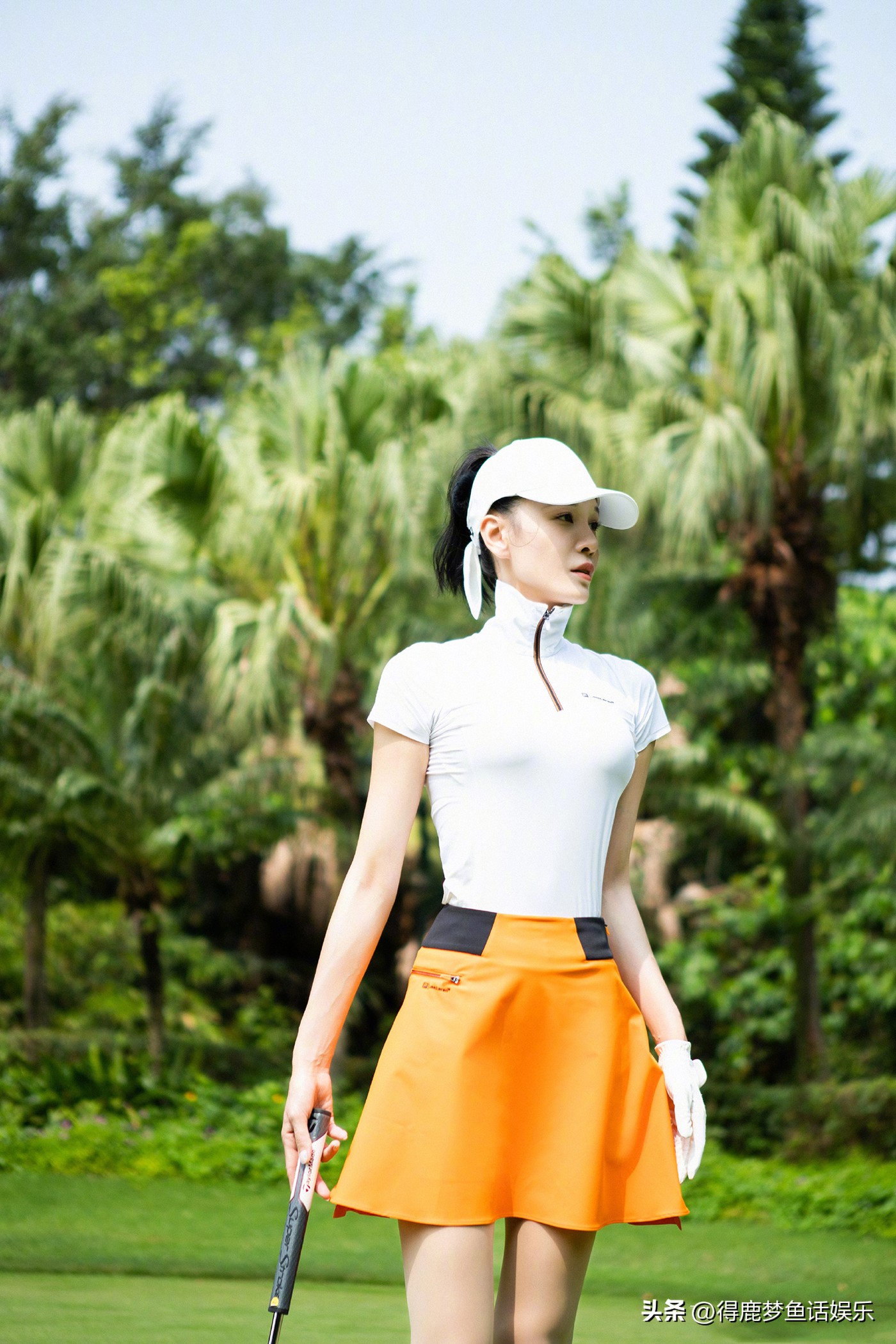 Zhang Lanxin's legs are too heaven-defying, her figure is beautiful! - iNEWS