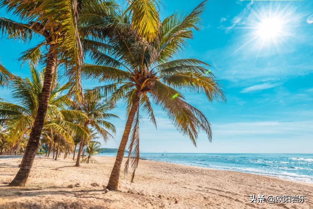 Wanning, known as "the top ten most beautiful bays in Hainan", is half ...