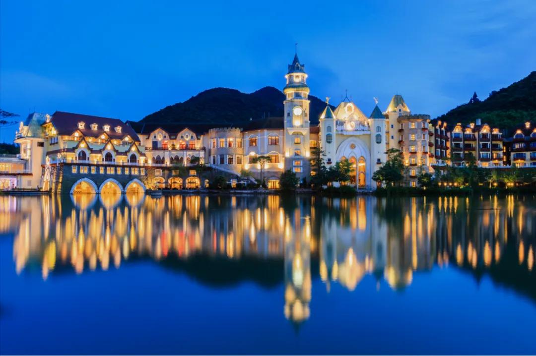 The Interlaken Hotel in OCT East is a big move, one room with a deluxe ...