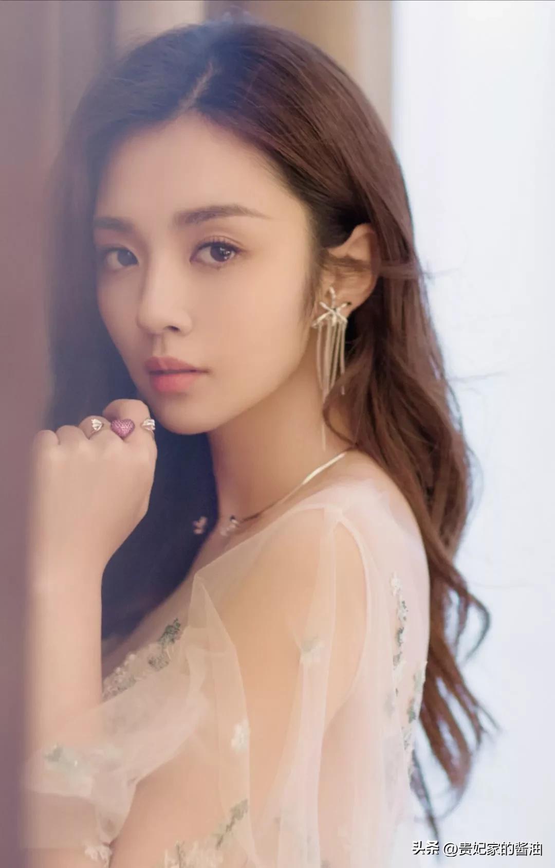 Wang Xiaochen, born on July 25, 1988 - Part 1 - iNEWS