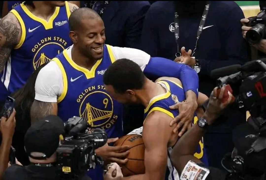 Curry 30+6+6! "180" club, Curry's 50+ game after the age of 30 is the ...