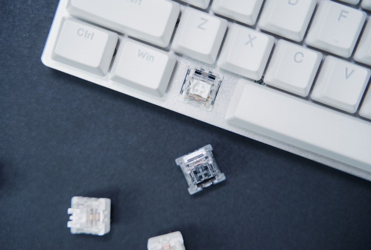 104 hot-swappable keys + Symphony RGB backlight, the keyboard choice ...