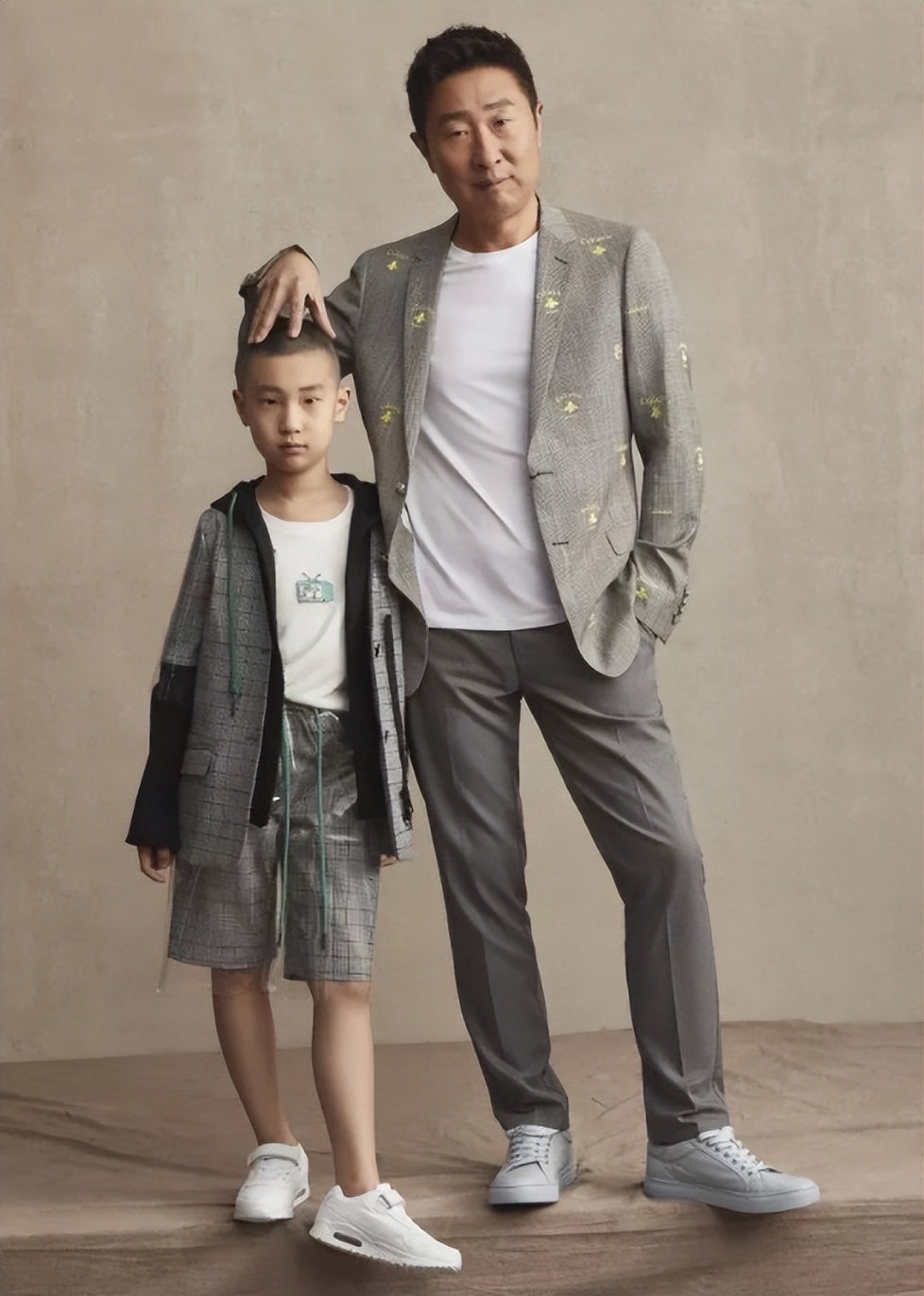 Lin Yongjian's son has a really long face. He passed the piano grade 8 ...