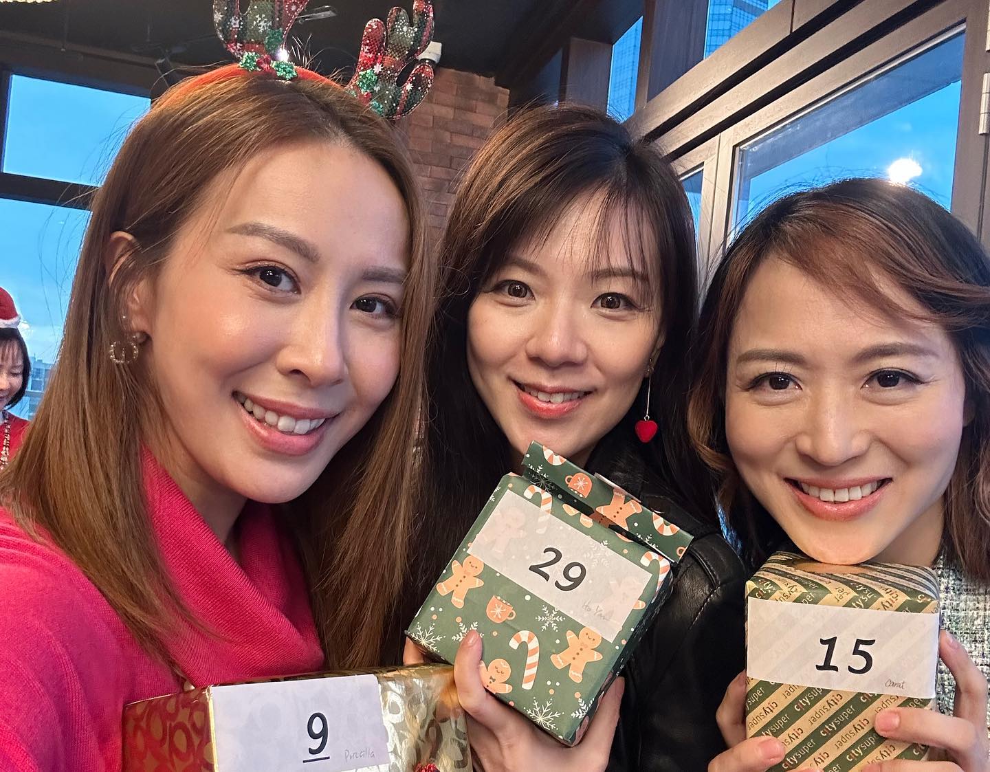 64-year-old Zhu Lingling celebrated Christmas early, gathered with ...