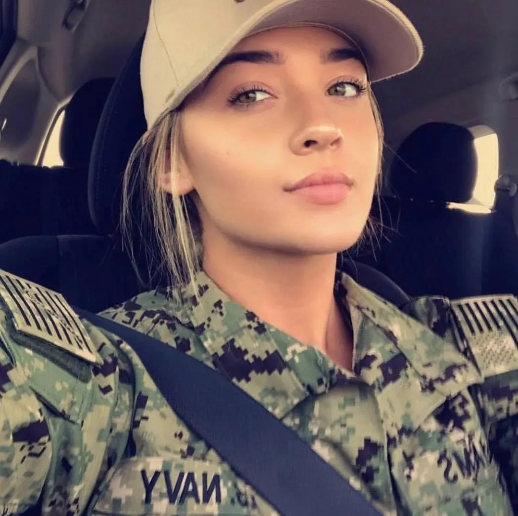 beautiful female soldiers - iNEWS