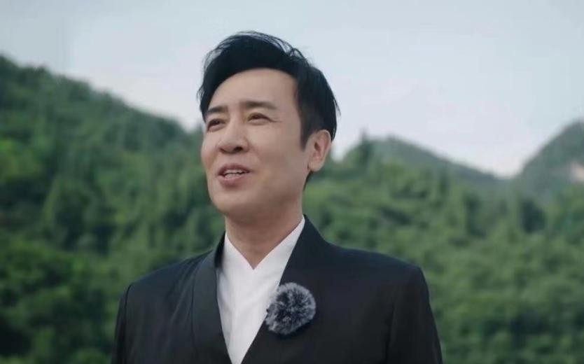 Can sing, dance and host, Yu Hewei can be called an all-around artist ...