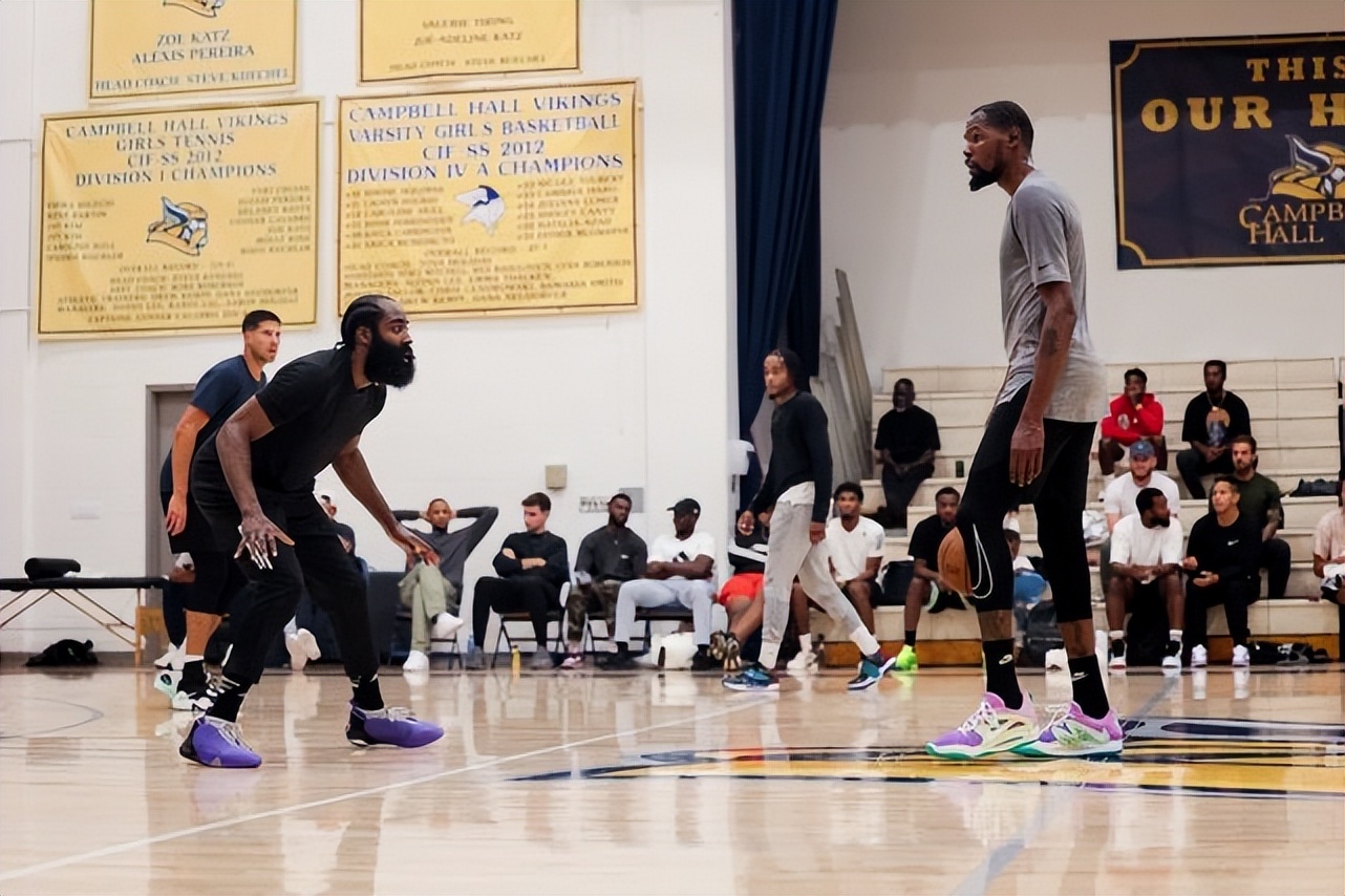 The Big Three of the Nets reunite!Durant, Irving and Harden play ...
