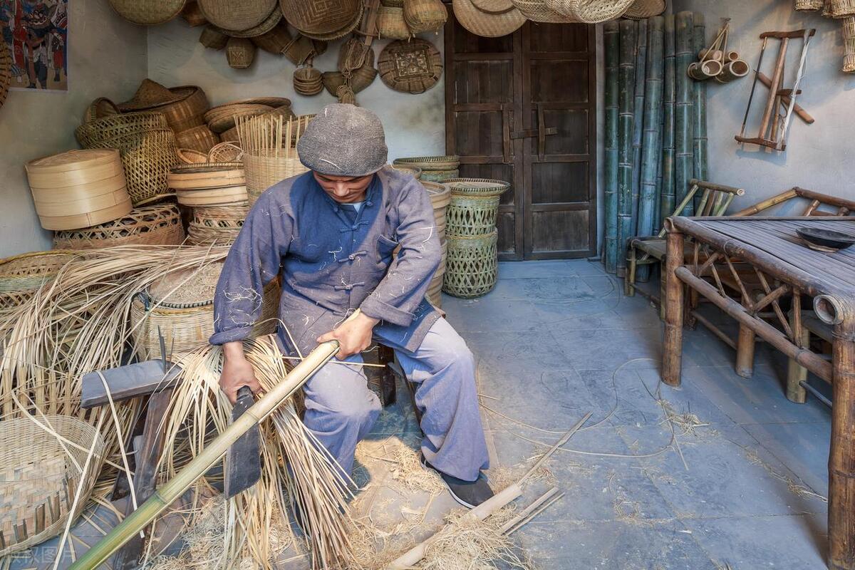A Brief Analysis of the Craftsmanship and Aesthetic Features of ...