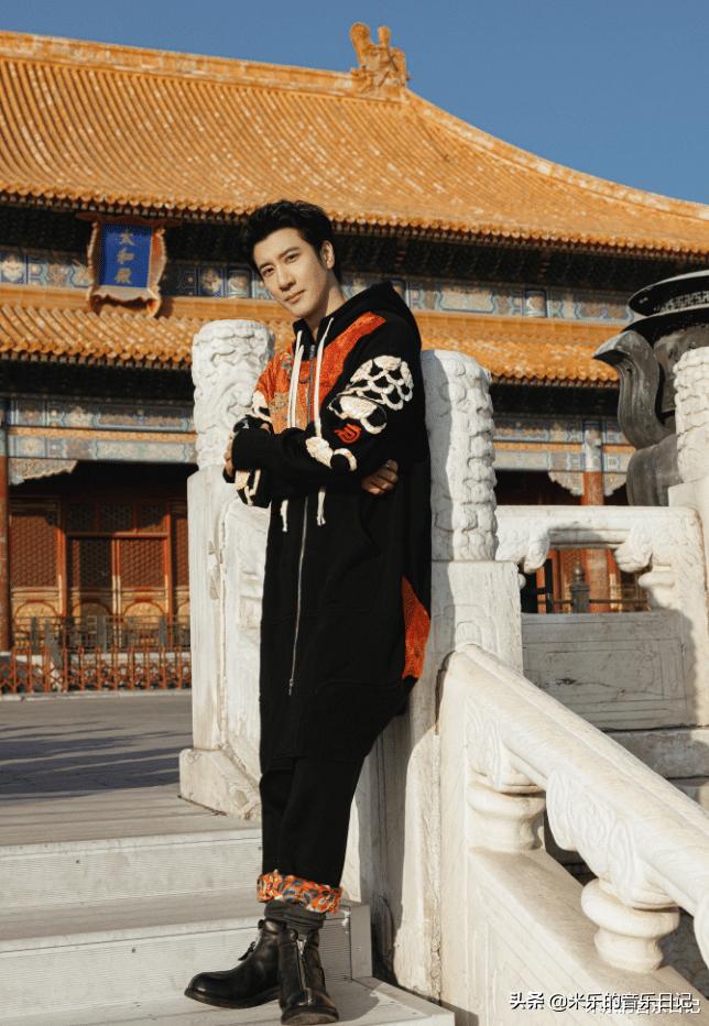 Wang Leehom sang a piece of history with a piece of "Heaven and Earth ...