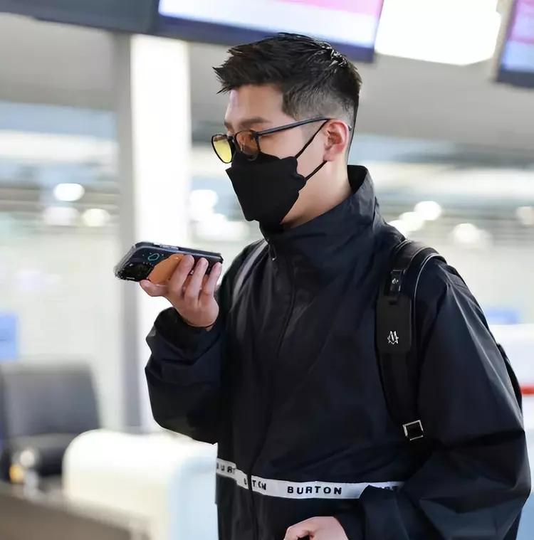 Dou Xiao flew to Bali to prepare for the wedding, wearing a cool ...