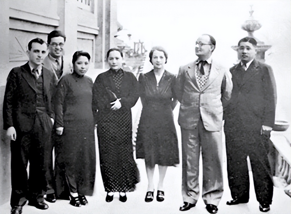 Cultural celebrity historical imprint! Soong Ching Ling, Lu Xun ...