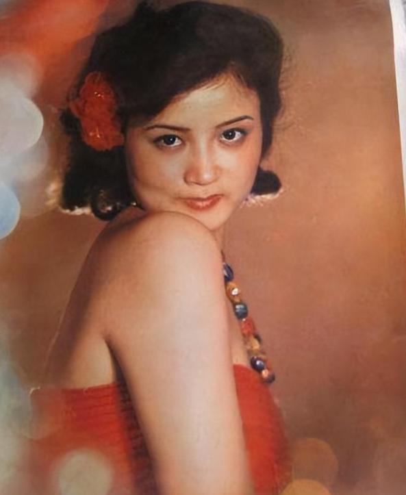 It has been five years since Zhang Qian died of illness. Looking at the ...