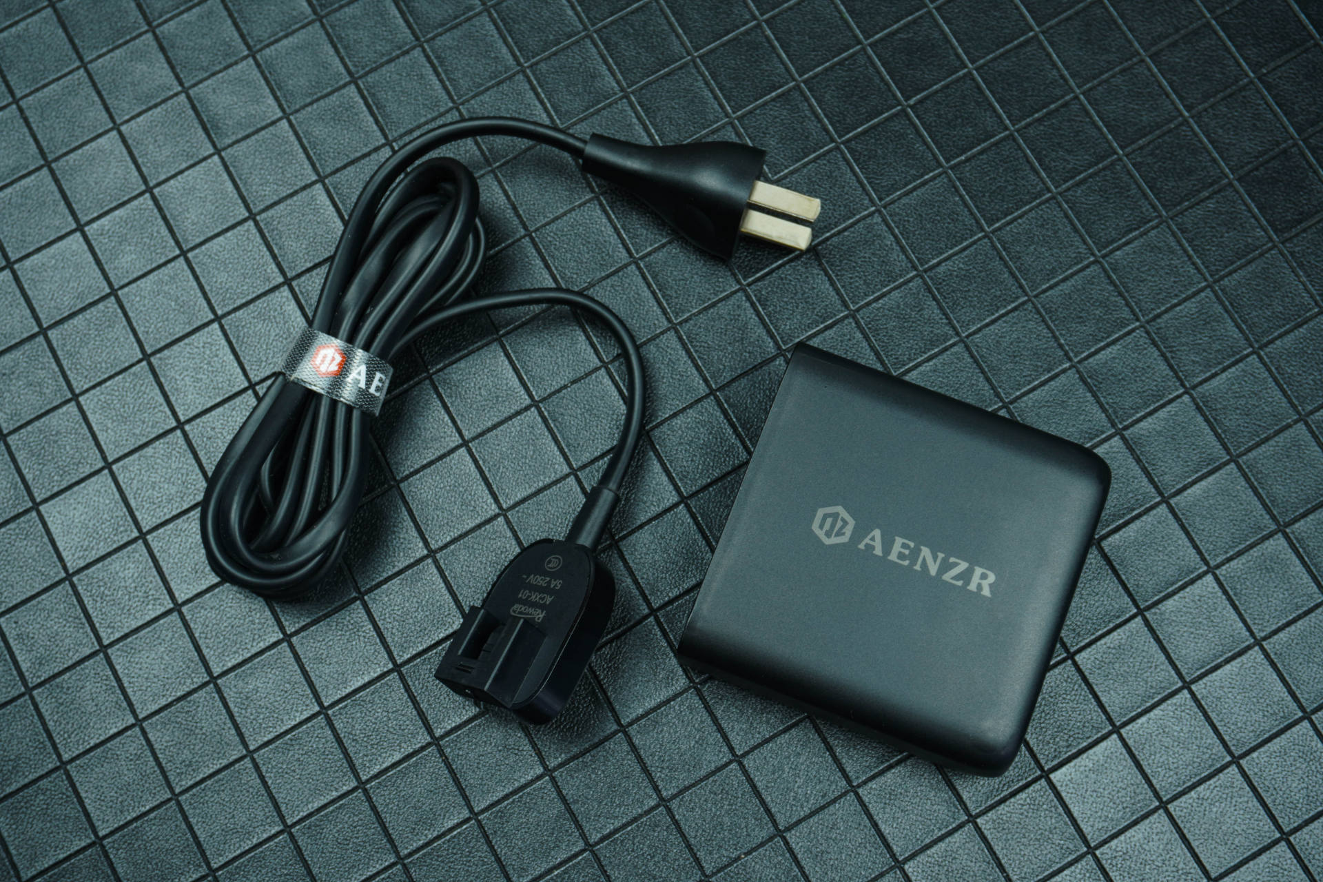 The pleasure of multi-port charging!AENZR130W charging kit brings a new experience of GaN - iNEWS