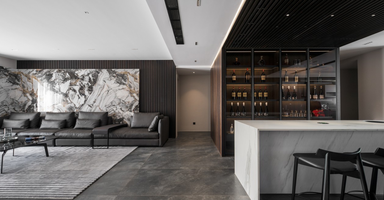 220 square meters, three bedrooms, large flat, humanistic temperament ...