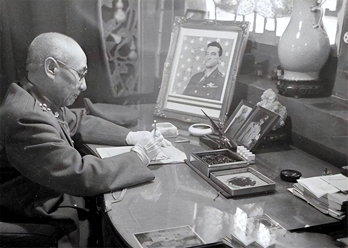 62 years ago, when Yan Xishan died, there was a pair of scissors in the ...