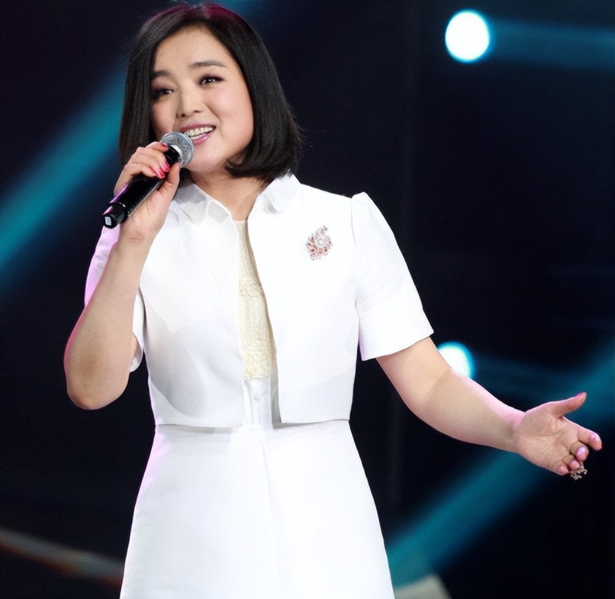 Singer Bai Xue's emotional journey, how to walk through the pinnacle of ...