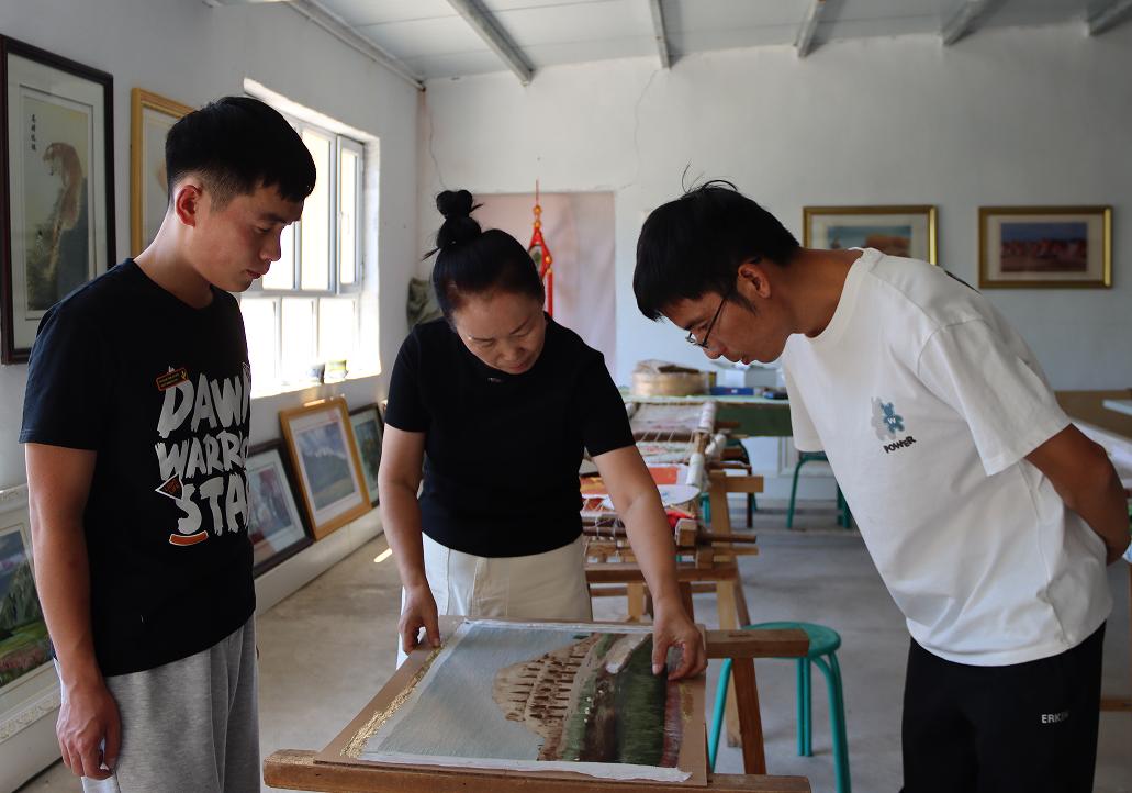 Chen Hui: Flying needles with the fingertips into the old city of ...
