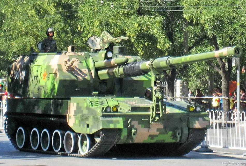Domestic new PLZ-05 self-propelled howitzer - iNEWS
