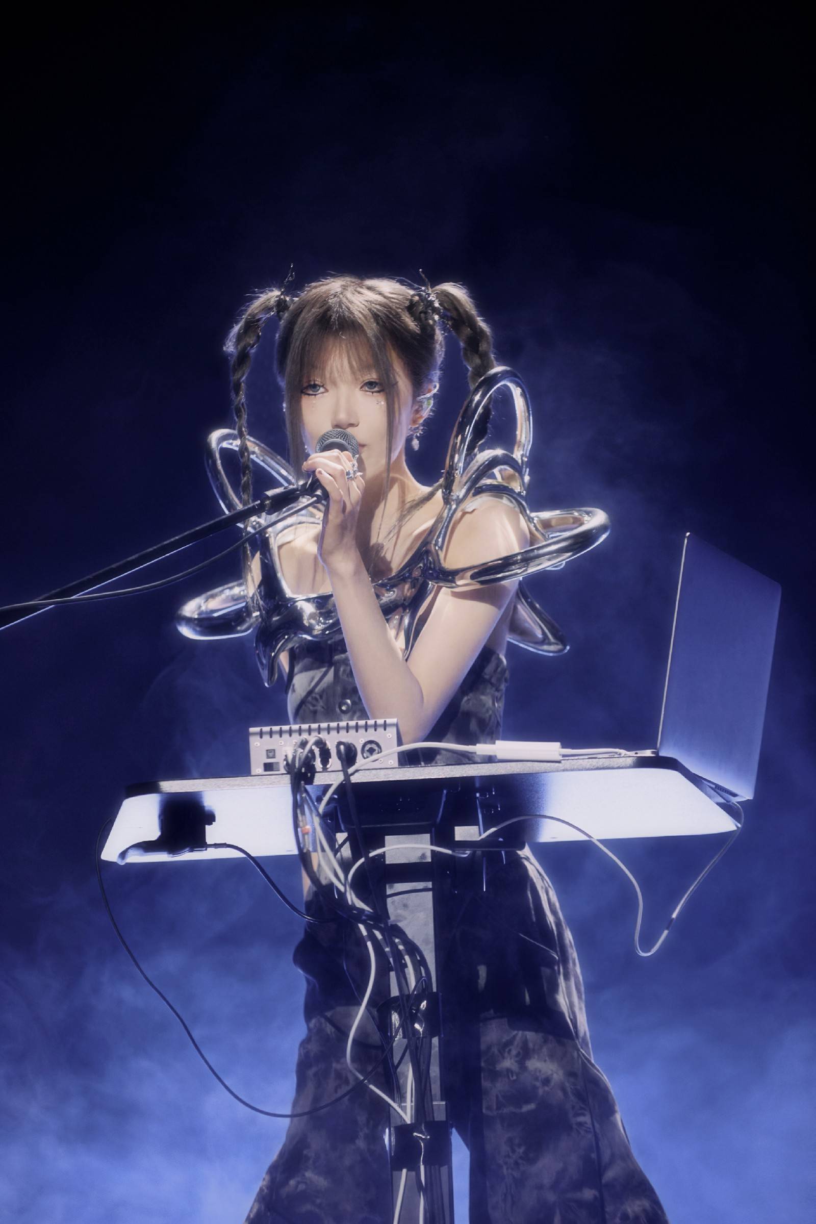 Jinx Zhou Junyi participated in the first stage adaptation of the non-mainstream song "Bad Girl ...