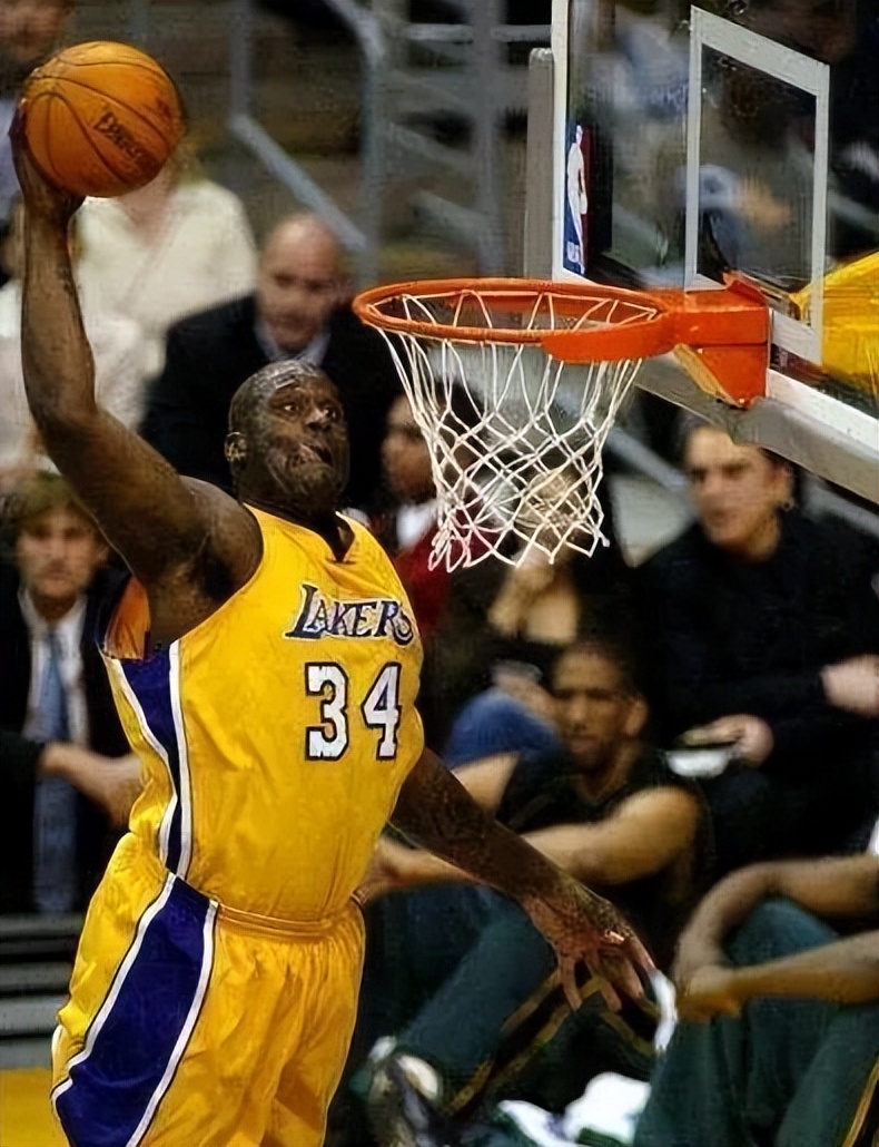 It's so hard to be a superhero!After the new century of the NBA, only 7 ...