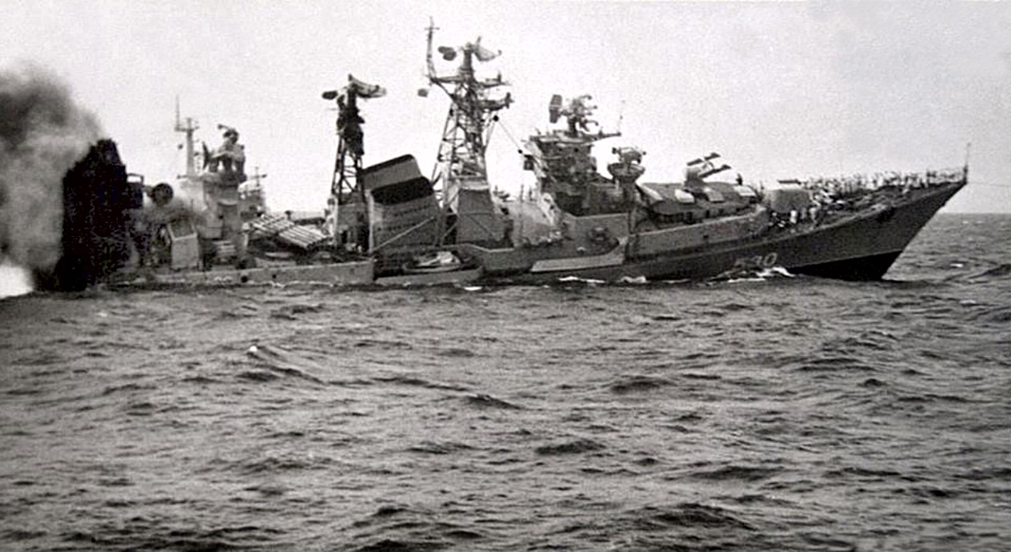 What a shame, the Russian Navy's missile cruiser Moskva sank!Largest ...