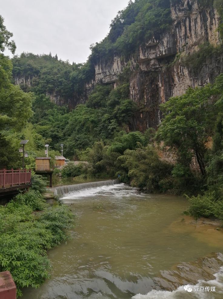 Tour of the Yangtze River (Part 1): Chexi Folklore Area, Three Gorges ...