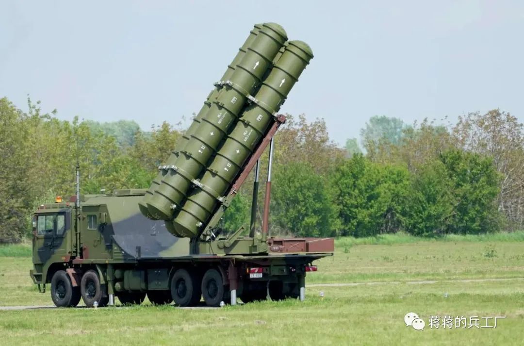 Serbia showcases new air defense combination, Chinese FK-3 air defense missiles are guarded by ...