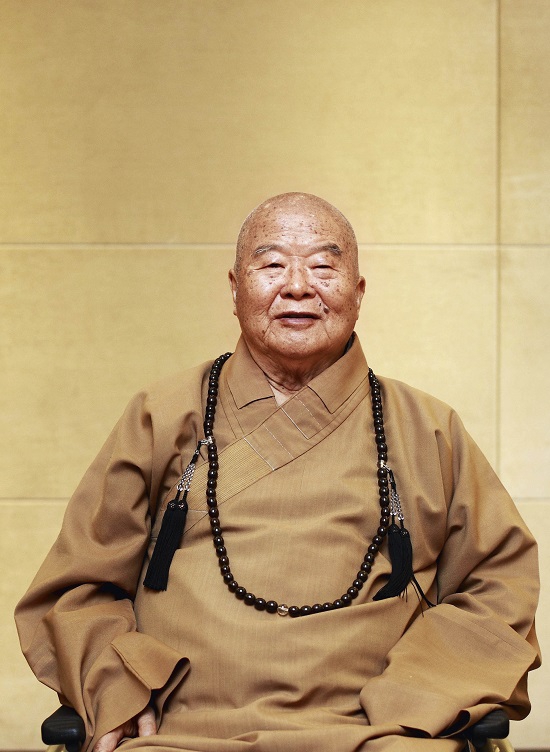 Master Hsing Yun roaming the blue and green, both sides of the strait ...