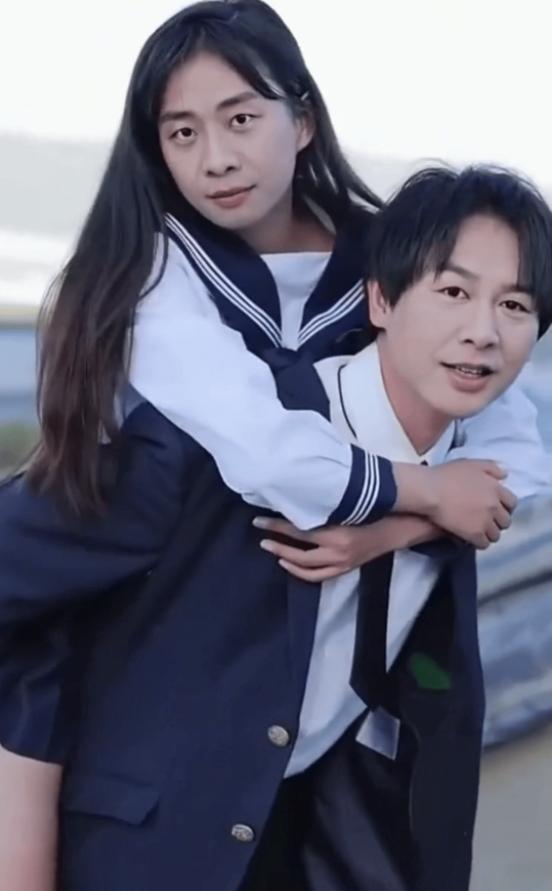 After "The Knockout" ended, Li Yitong posted the wedding photos of ...