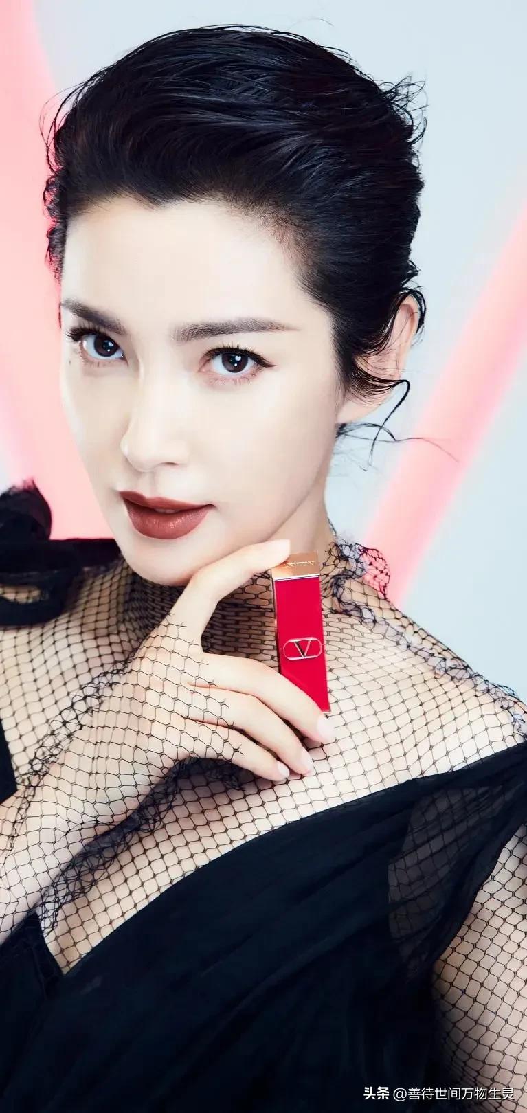 Li Bingbing Fashion Photo Album (Collector's Edition) - iNEWS