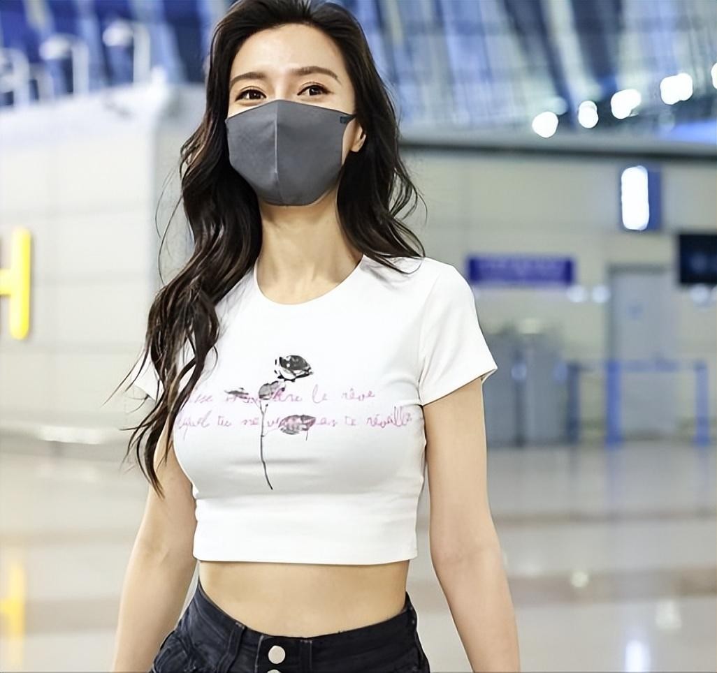 The indecent video of Li Bingbing and Huang Xiaoming leaked out, the fierce battle in the room ...