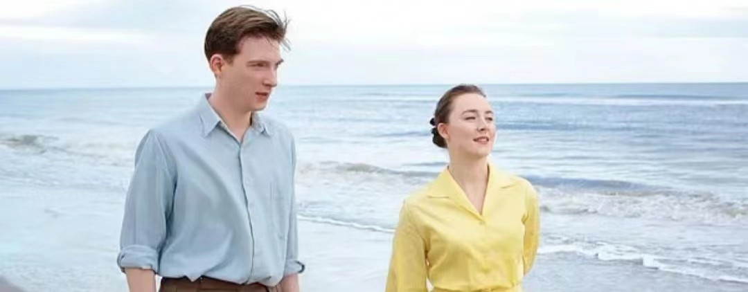 What is the purpose of the multiple freeze-frame images of Alice in the ...