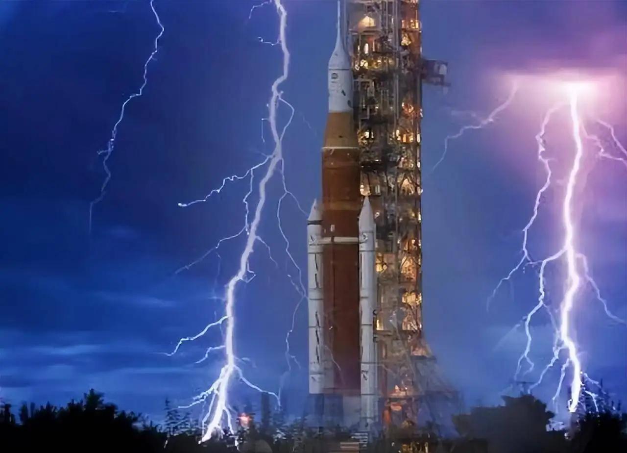 U.S. Moon Landing Rocket Launch Delayed!The rocket launch pad has been ...