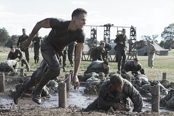 The movie "Blood Battle Hacksaw Ridge", the conflict between war and ...